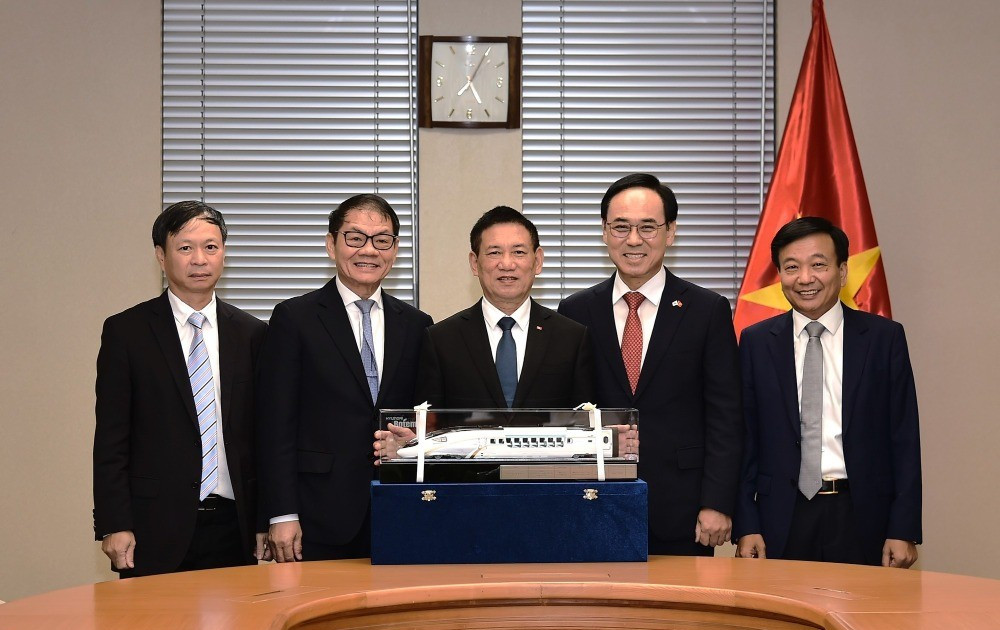 Thaco muốn hợp tác với Hyundai Rotem phát triển đường sắt tốc độ cao ...