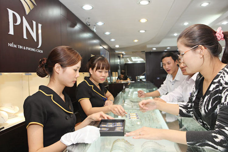 PNJ đạt kỷ lục doanh thu nhờ cơn sốt vàng ngày Thần Tài và Lễ Tình nhân