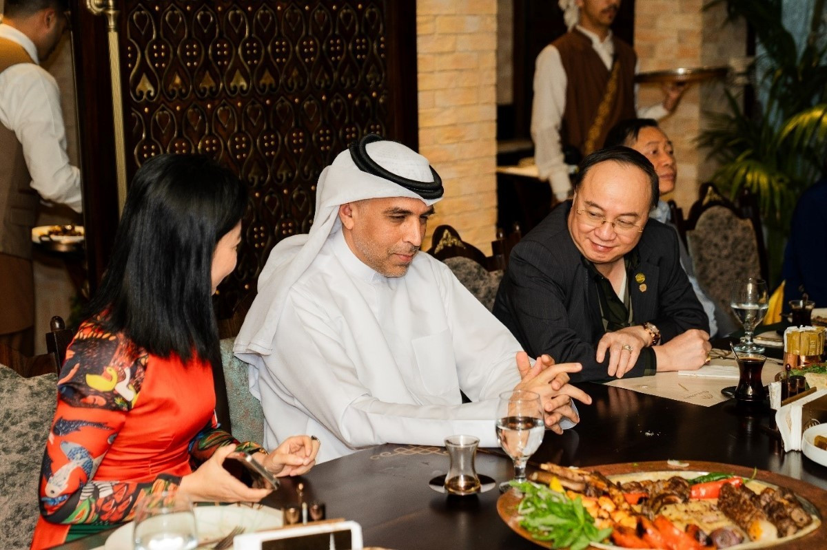 Trung tâm Y sinh học HelenCare xúc tiến hợp tác với AIM Global Foundation tại Dubai | Thương gia ...